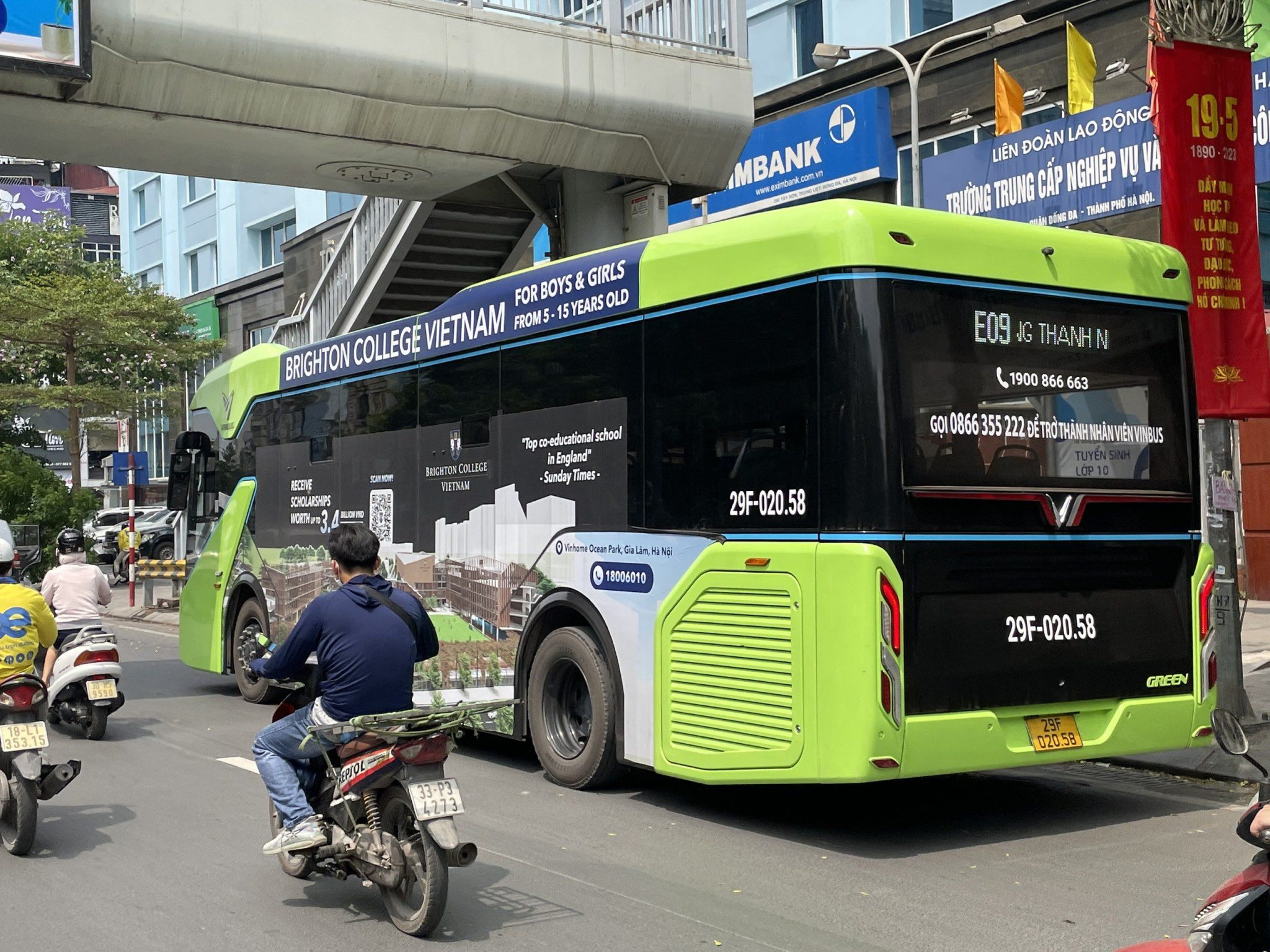 Báo giá dịch vụ quảng cáo trên xe điện Vinbus - Giá tốt - Uy tín!